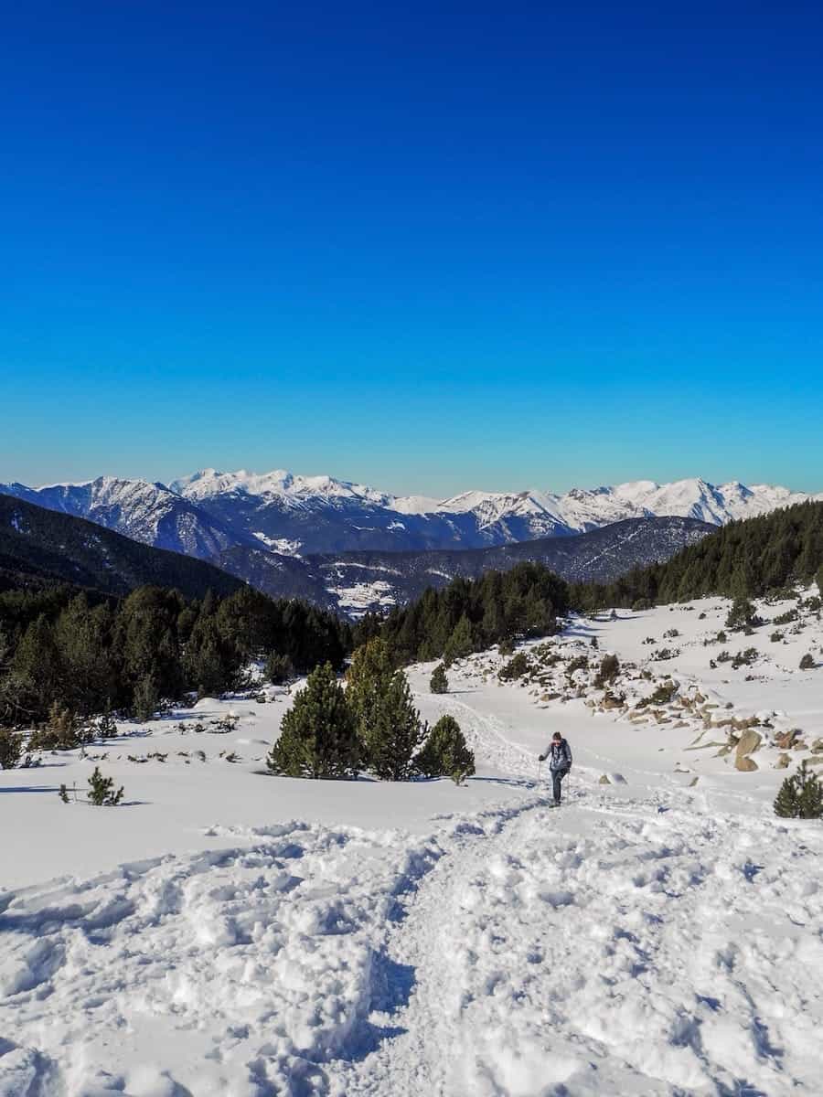 Snowshoeing in Andorra: 15 stunning routes ranked by level